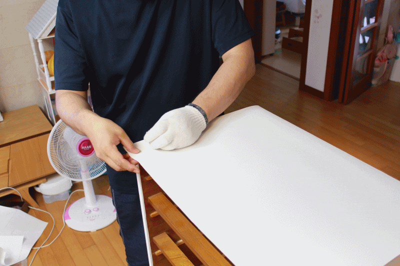 시트지로 서랍장 리폼하기 깔끔하게 잘 붙이는 Tip 오늘의집 고수들의 꿀팁 라이프스타일 슈퍼앱 오늘의집