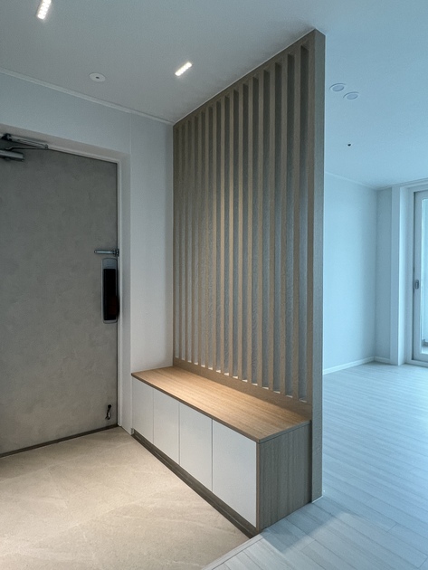 화이트톤 베이스에 우드포인트를 준 인테리어 [ 안양 호계현대홈타운 2차 32PY ] | 라이프스타일 슈퍼앱, 오늘의집