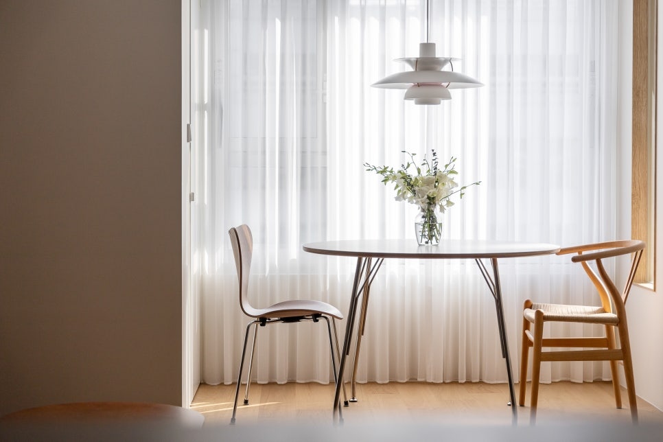 개방감 있는 레이아웃, 컴팩트하지만 효율적인 동선_ 광화문 풍림 스페이스 본 32PY APT | 라이프스타일 슈퍼앱, 오늘의집