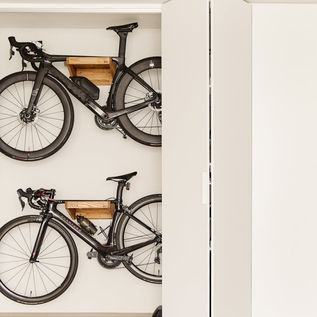 거실에 자전거 수납?_ 남양주 가운동 휴먼시아 3단지 32PY APT | 라이프스타일 슈퍼앱, 오늘의집