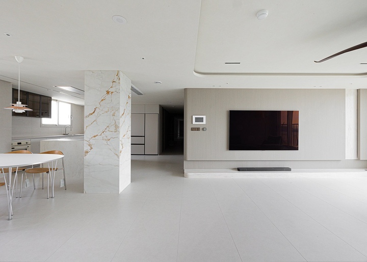 확 틔여보이는 비법! 갤러리같은 공간으로 재탄생, 상무SK뷰 아파트 45PY 인테리어 | 라이프스타일 슈퍼앱, 오늘의집