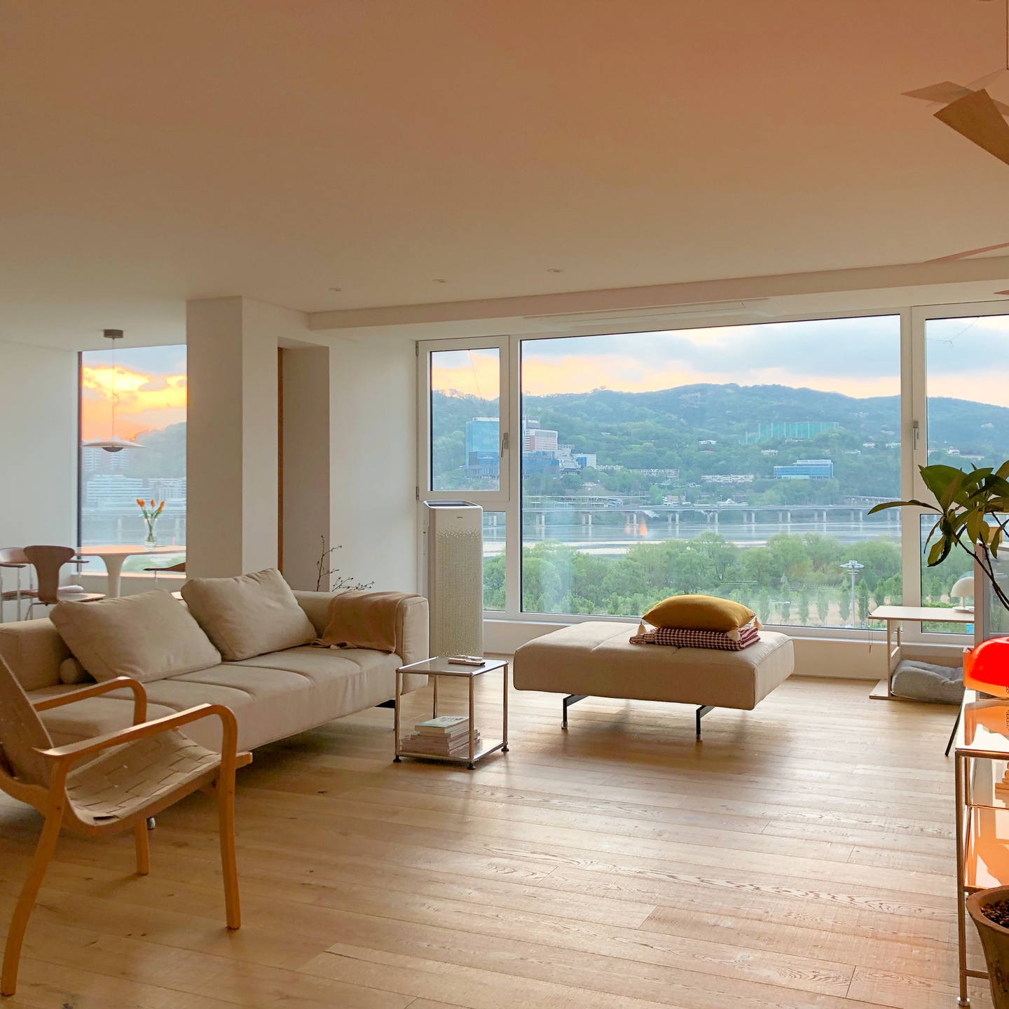 탁 트인 한강 전망과 미니멀한 동양미를 품은 집 라이프스타일 슈퍼앱 오늘의집