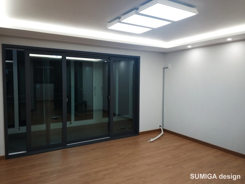 염창동 한마음삼성 35평 인테리어 차콜그레이 아파트 라이프스타일 슈퍼앱 오늘의집