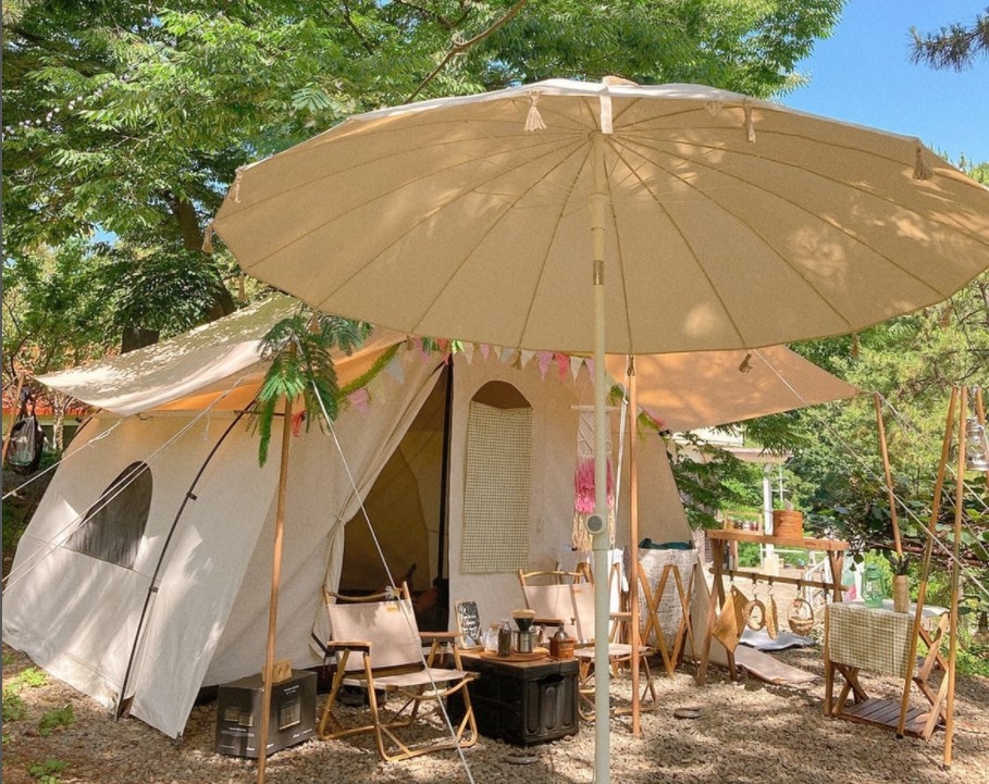 매주 새로운 집을 짓지 캠핑덕후 부부의 세컨하우스 ⛺ 라이프스타일 슈퍼앱 오늘의집