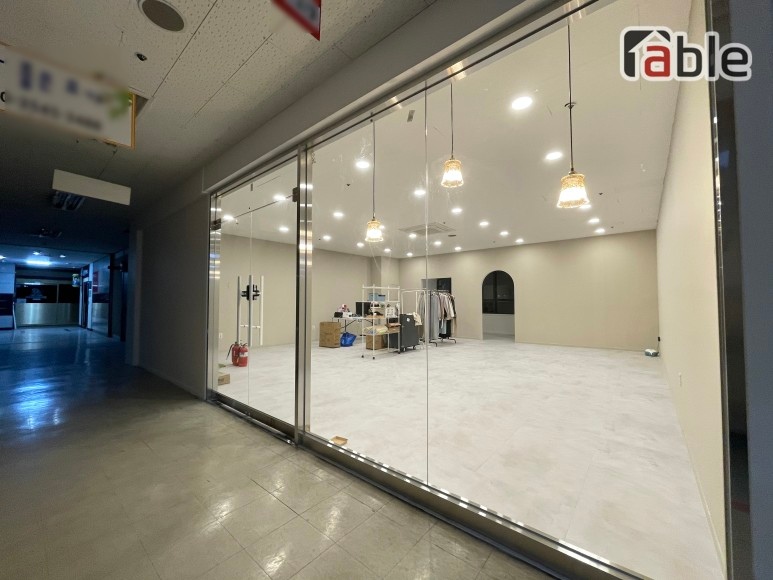 옷가게창업 온라인쇼핑몰 사무실 겸용 의류매장 라이프스타일 슈퍼앱 오늘의집