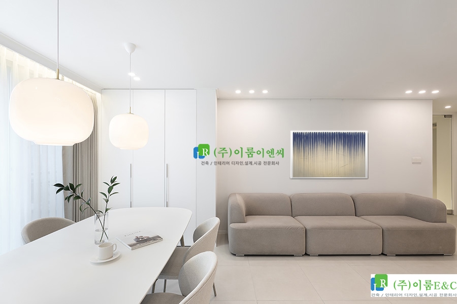 화이트와 미니멀한 아파트인테리어 장전벽산블루밍34평 라이프스타일 슈퍼앱 오늘의집