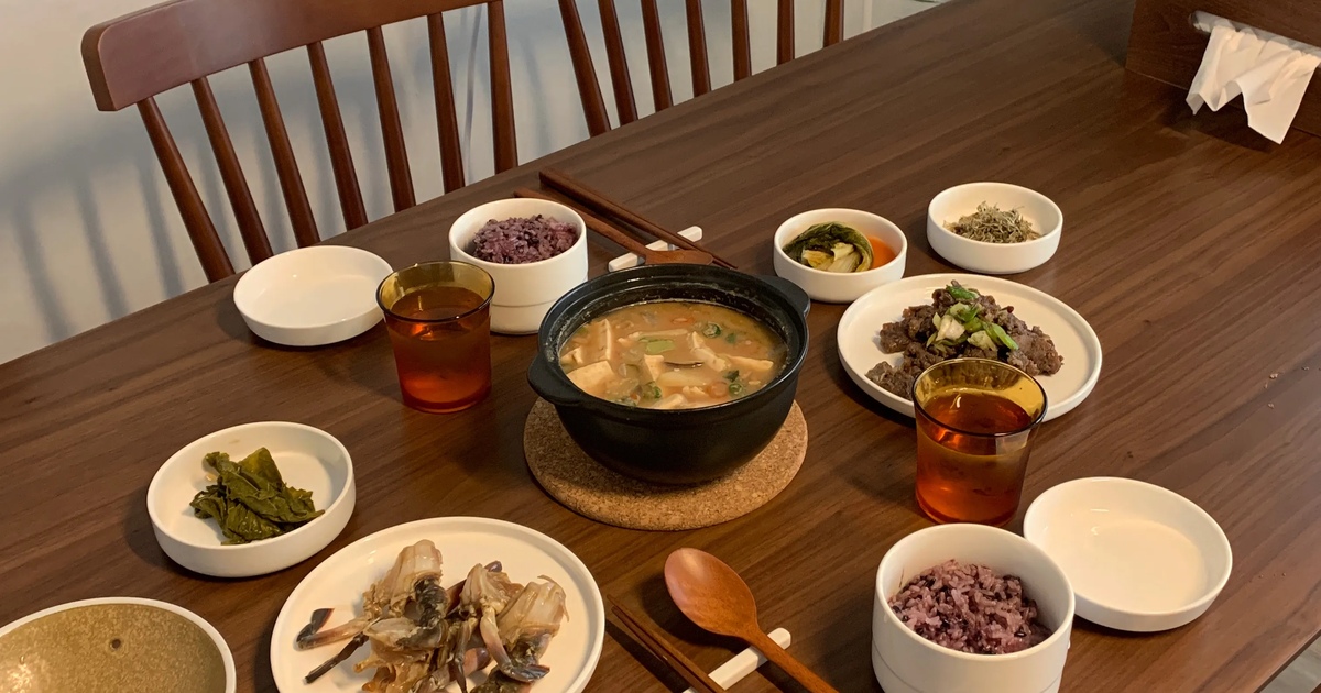Dining Table Ideas for Korean Interior