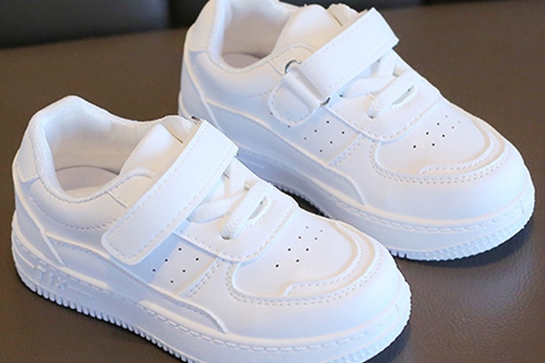 유아패션잡화 > 올화이트 에어홀 유아동운동화런닝신발(140-225) 204955 | 오늘의집 쇼핑