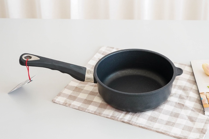 프라이팬·그릴 독일 Amt 주물 와이드웍 20cm 오늘의집 쇼핑