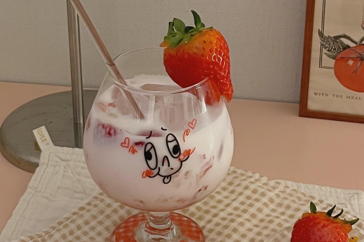 와인·양주·칵테일잔 술 취한 와인 글라스 1color 오늘의집 쇼핑