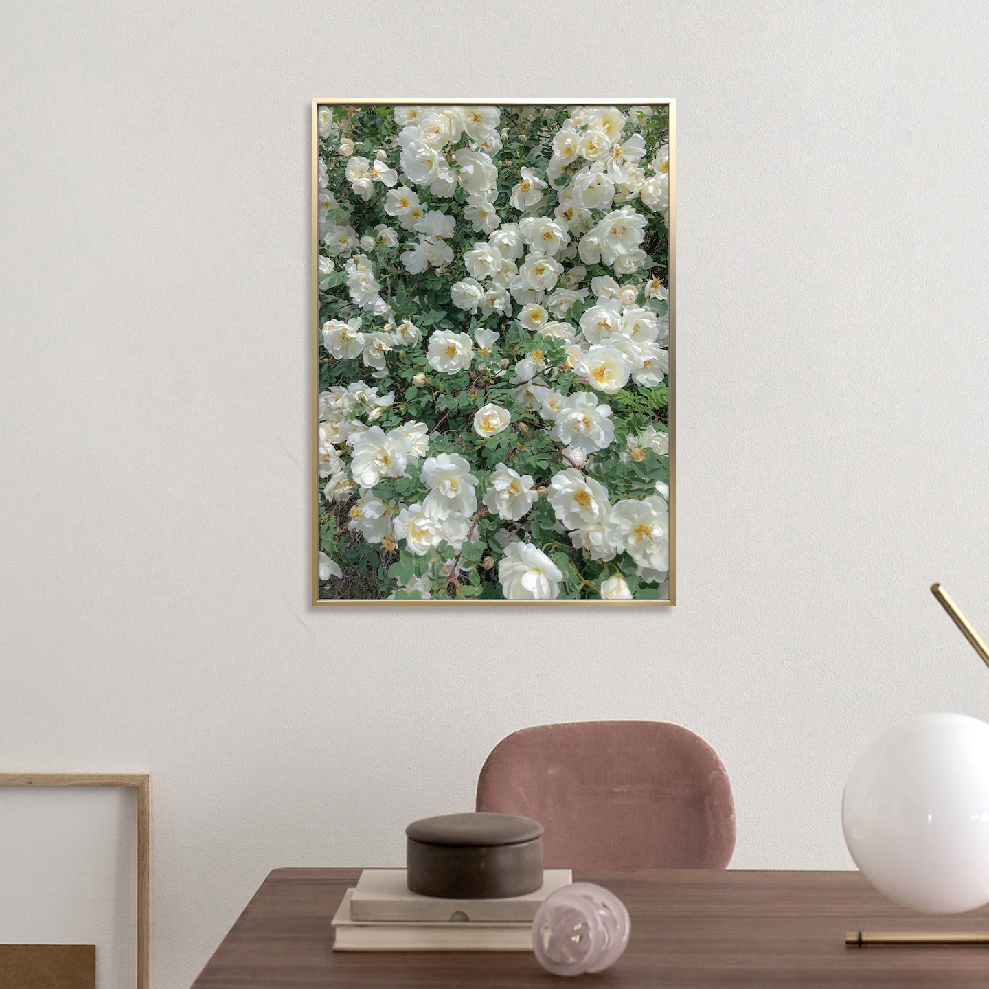 그림·사진 나의 유럽 모먼트 인테리어 포스터 액자 108 Among The Flowers 오늘의집 쇼핑