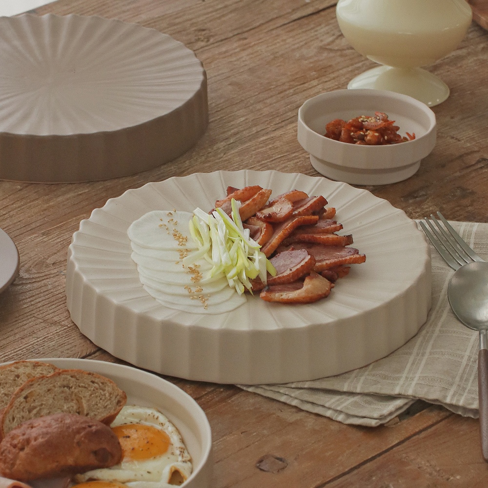 접시·플레이트 Oatmeal 오트밀 테이블웨어 높은 굽접시 한식 돌잔치 브런치 플레이팅 카페 플레이트 오늘의집 쇼핑