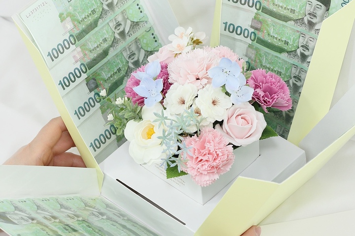 꽃다발·플라워박스 서프라이즈 반전 가정의달 어버이날 용돈 이벤트 플라워 박스 2color 오늘의집 쇼핑