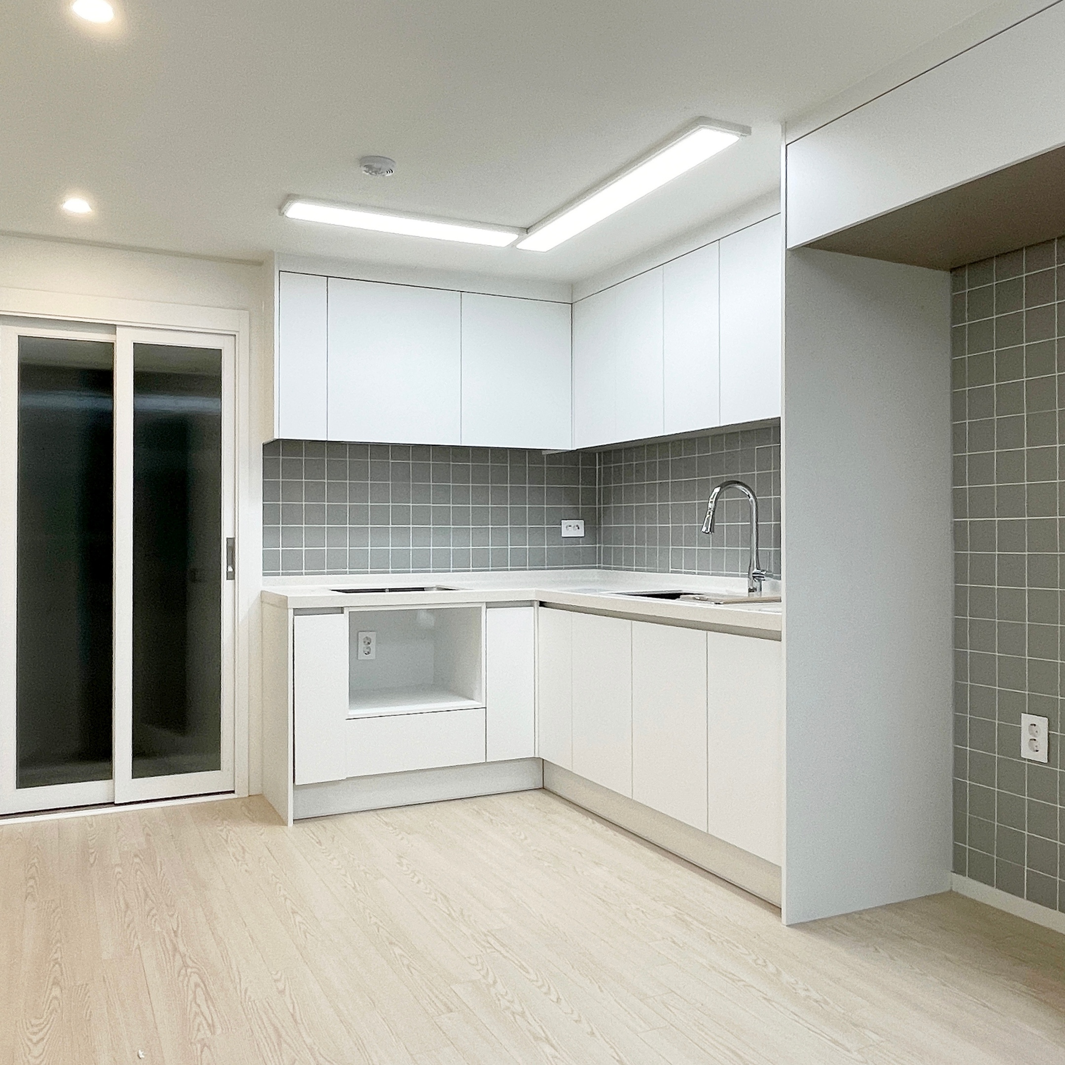 작은 주방 구조변경으로 공간확보, 하남백송한신_20py | 라이프스타일 슈퍼앱, 오늘의집