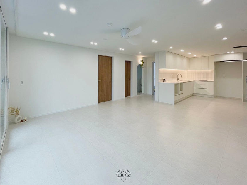 깔끔한 공간에 우드 한 스푼을 더해요. 밀양 wellus 34py 구조 | 라이프스타일 슈퍼앱, 오늘의집