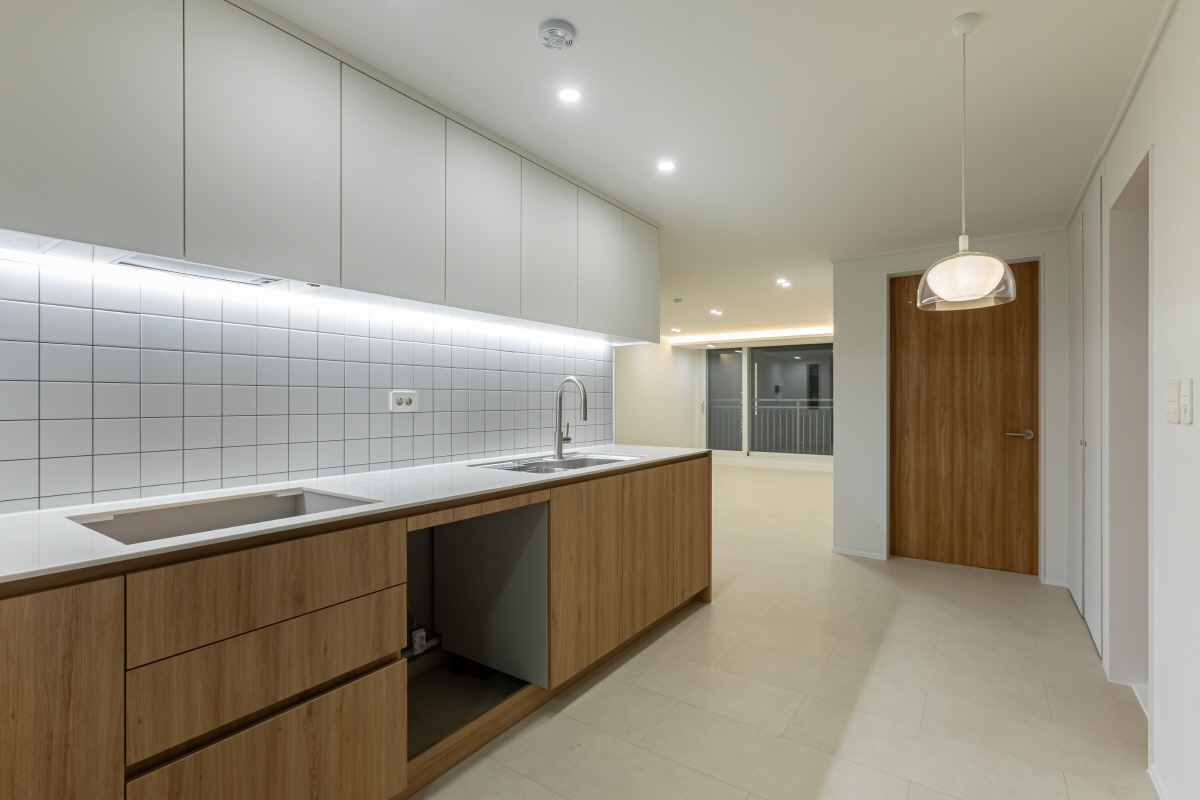 광명브라운스톤2단지 24평 신혼집을 준비하며 확장 화단철거 시스템에어컨시공으로 레트로 스타일리시하게 완성한 신혼집 라이프스타일 슈퍼앱 오늘의집