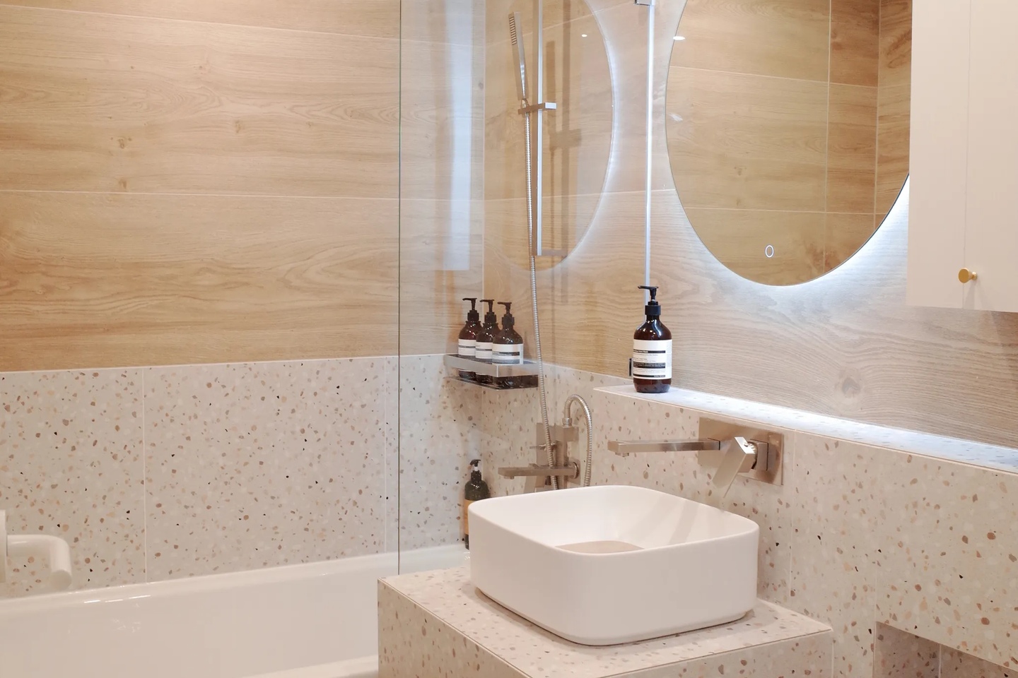 취향과 현실사이 오래된아파트 부분인테리어로 완성한 따뜻한 무드 성남중앙힐스테이트2차 34평 인테리어 라이프스타일 슈퍼앱 오늘의집